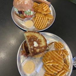 STACK 571 BURGER & WHISKEY BAR - Updated December 2025 - 275 Photos ...