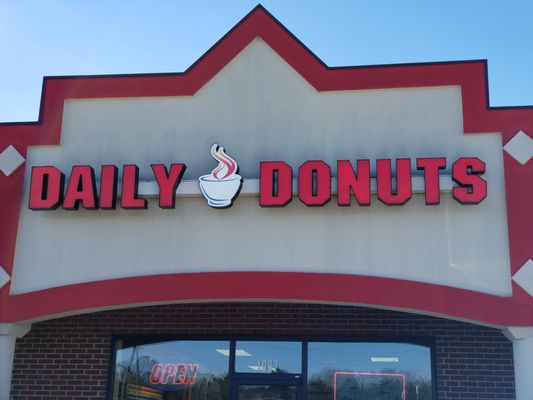 DAILY DONUTS - 135 Photos & 167 Reviews - 1067 S Main St, Graham, North ...