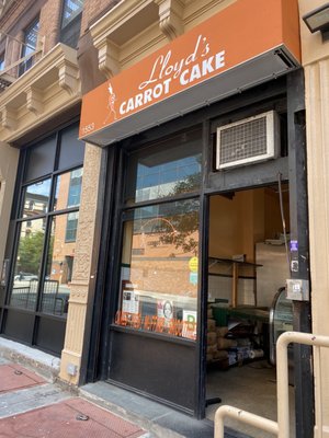 LLOYD’S CARROT CAKE - 135 Photos & 209 Reviews - 1553 Lexington Ave ...