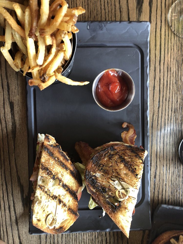 LG’S BAR - 68 Photos & 134 Reviews - American (New) - 1525 N Wells St ...