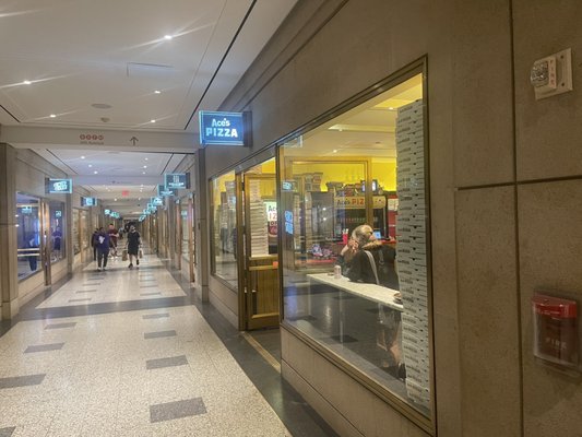 ROCKEFELLER CENTER CONCOURSE PLAZA - Updated December 2025 - 33 Photos ...