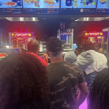 REGAL ATLANTIC STATION - Updated December 2024 - 398 Photos & 590 ...