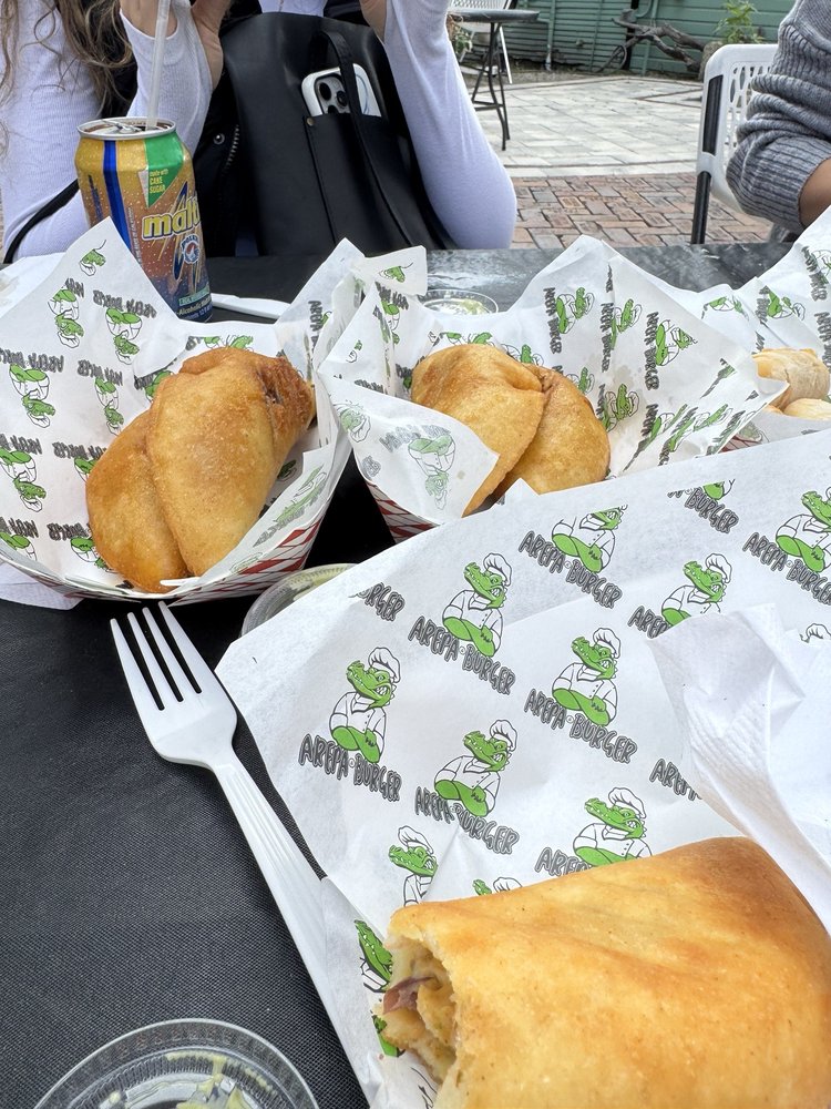 AREPA BURGER - Updated August 2025 - 57 Photos & 19 Reviews - 404 SE ...