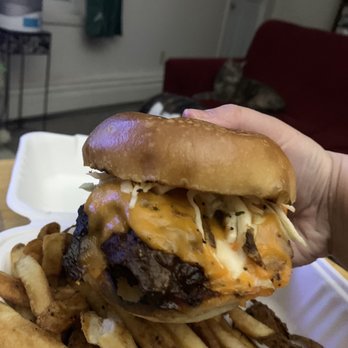 THE SMOQUE SHACK - Updated December 2025 - 250 City Centre Avenue ...