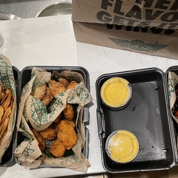 WINGSTOP - Updated November 2024 - 58 Photos & 59 Reviews - 173 Border ...