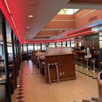 DRAKE DINER - Updated December 2025 - 234 Photos & 320 Reviews - 1111 ...