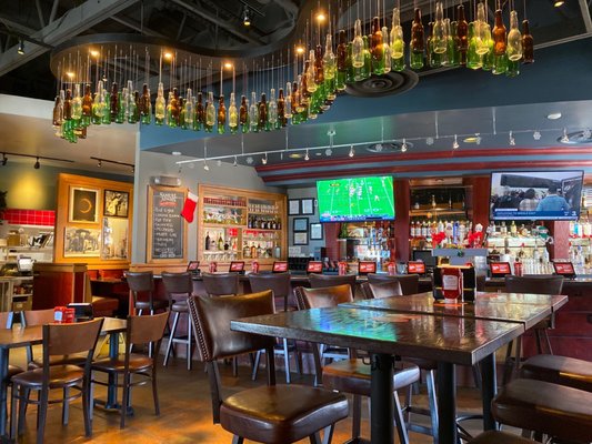 RED ROBIN GOURMET BURGERS AND BREWS - Updated July 2025 - 404 Photos ...