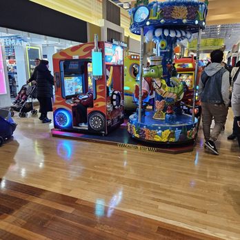 VAUGHAN MILLS - Updated January 2026 - 265 Photos & 184 Reviews - 1 ...