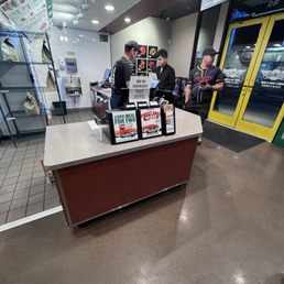 WINGSTOP - Updated December 2025 - 28 Photos - 1812 Broadway Ave ...