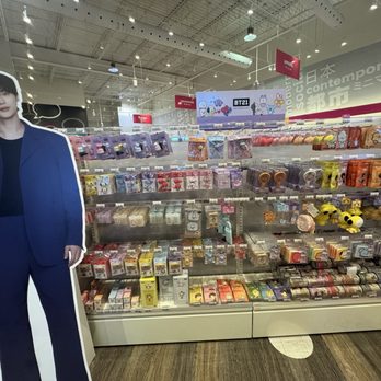 OOMOMO - Updated October 2025 - 351 Photos & 63 Reviews - 896 Don Mills Rd, Toronto, Ontario ...