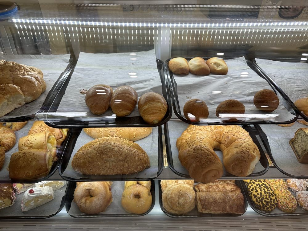 MAKONDO RESTAURANT NEW ROCHELLE - Updated April 2026 - 19 Photos - 237 ...
