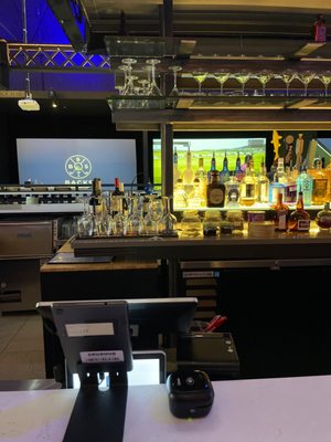 BACK 9 SOCIAL - 63 Photos & 31 Reviews - 805 N Colony Rd, Wallingford ...