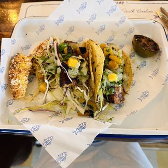 SULLIVAN’S FISH CAMP - 117 Photos & 95 Reviews - 2019 Middle St ...