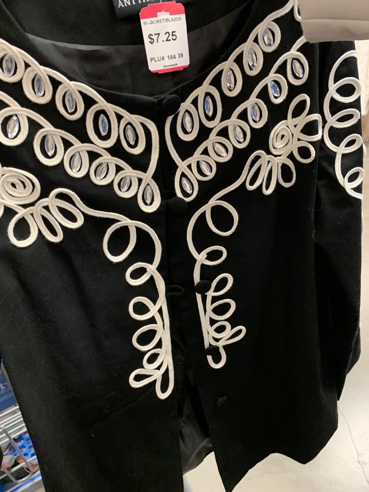 GOODWILL - DALLAS - 27 Reviews - Thrift Stores - 3020 N Westmoreland Rd ...