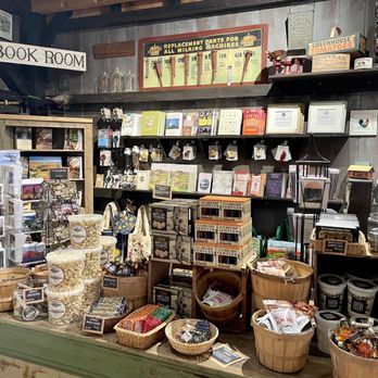 THE VERMONT COUNTRY STORE - Updated December 2025 - 190 Photos & 118 ...