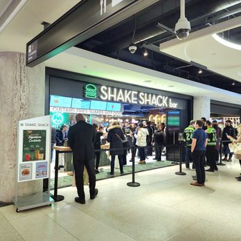 SHAKE SHACK - Updated May 2025 - 67 Photos & 17 Reviews - 65 Front ...