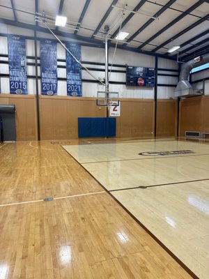 AUSTIN SPORTS CENTER - Updated January 2026 - 12 Photos - 425 Woodward ...