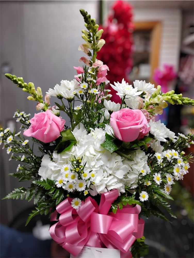 GARY’S FLORIST - Updated January 2026 - 696 Photos - 674 Bultman Dr ...