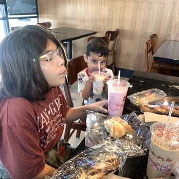 85°C BAKERY CAFE-SIMI VALLEY - Updated November 2024 - 138 Photos & 96 ...