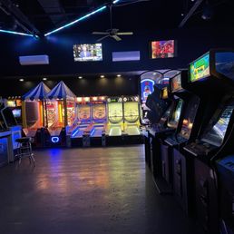 FREEPLAY - Updated December 2025 - 61 Photos & 19 Reviews - 3015 Gulden ...