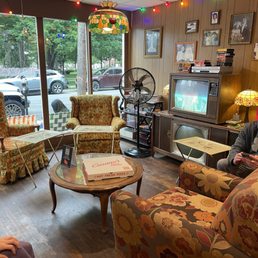 CASANO’S PIZZA PARLOR - Updated July 2025 - 74 Photos & 41 Reviews - 8 ...