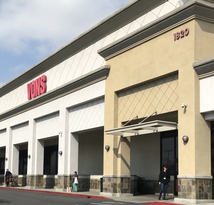 VONS - Updated October 2025 - 136 Photos & 223 Reviews - 1820 Ximeno ...
