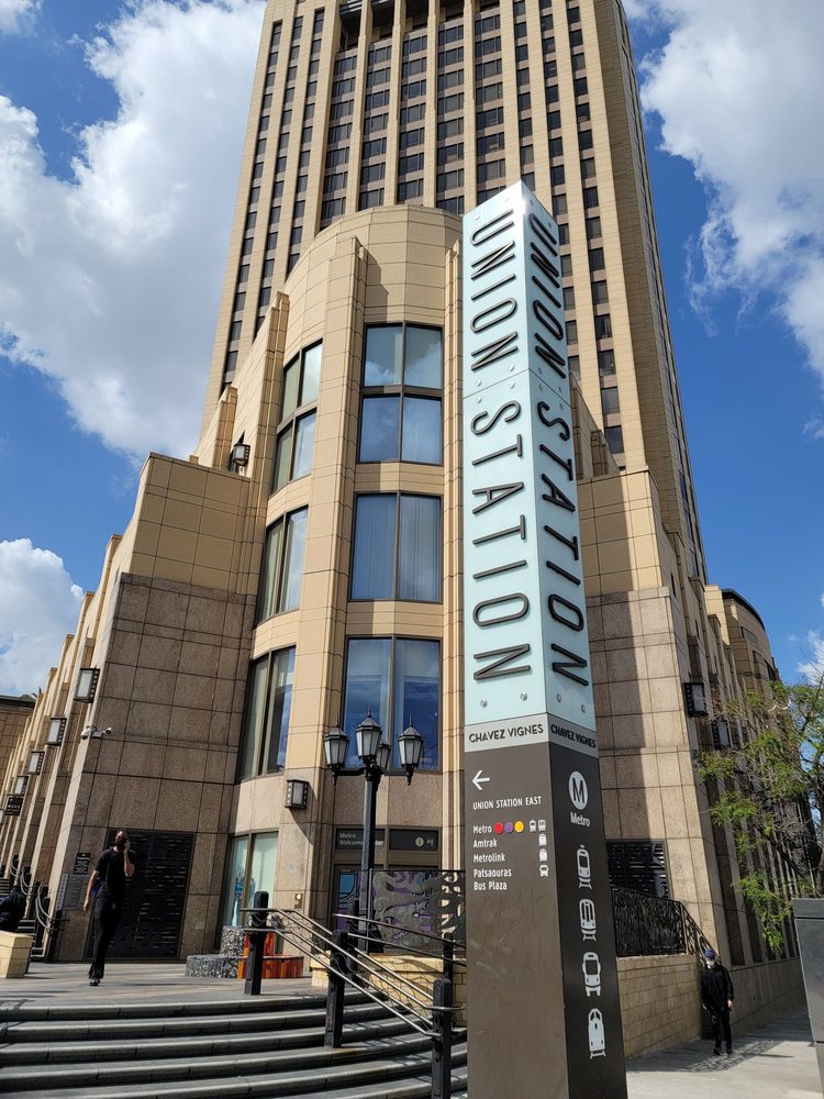 L.A. UNION STATION METROLINK STATION - 67 Photos & 14 Reviews - Train ...