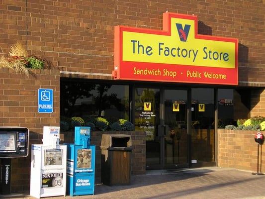 VIENNA BEEF FACTORY STORE AND DELI - CLOSED - Updated November 2024 ...