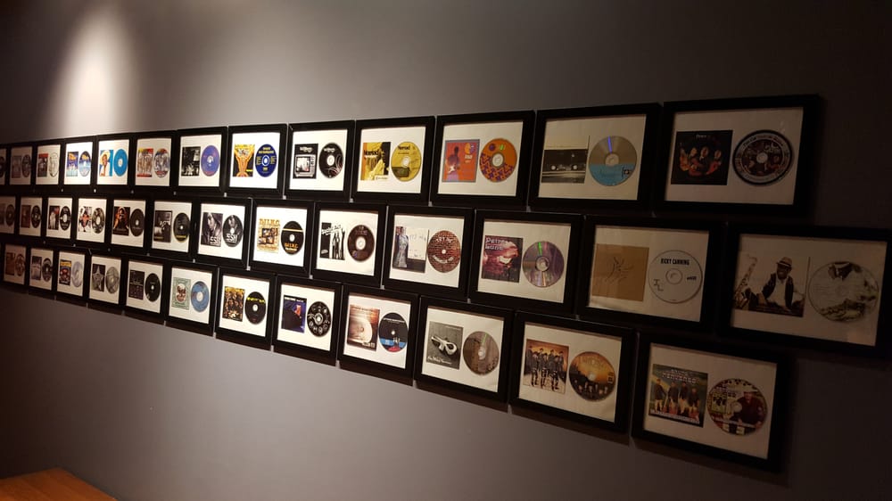 STUDIO 2020 CHICAGO - Updated October 2025 - 11 Photos - 2020 W Concord ...