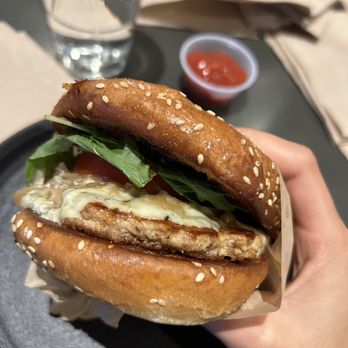 ROAM ARTISAN BURGERS - Updated December 2024 - 450 Photos & 400 Reviews ...