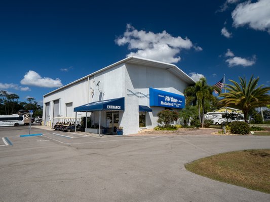 BLUE COMPASS RV FORT MYERS - Updated October 2025 - 33 Photos & 61 ...