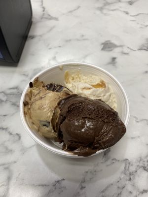 SILVER DIPPER ICE CREAM - Updated August 2025 - 52 Photos & 106 Reviews ...