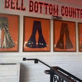 LAINEY WILSON’S BELL BOTTOMS UP - Updated July 2025 - 133 Photos & 76 ...