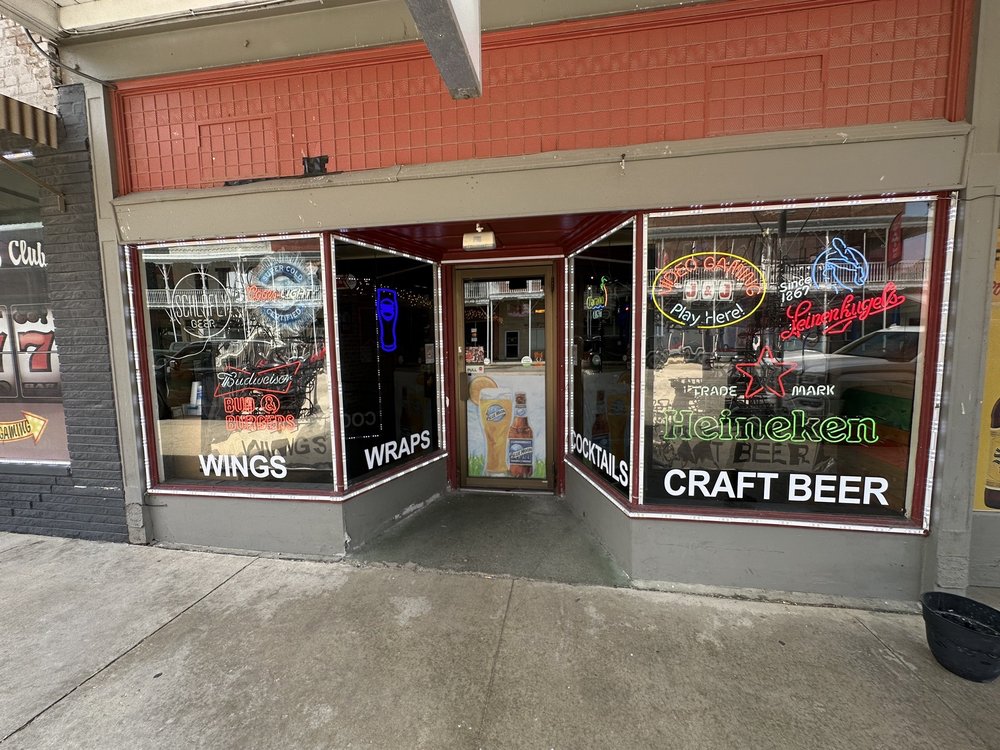 CHANCES R BAR & GRILL - Updated September 2025 - 14 Photos & 10 Reviews ...