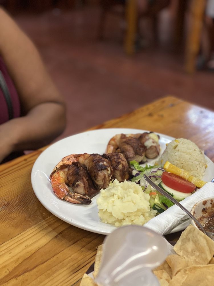 EL TORO GUERO - 557 Photos & 305 Reviews - Calle Ildefonso Green S/N ...