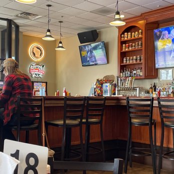 THE RAVINE PUB AND GRILL Green Bay, WI - Updated November 2024 - 49 ...