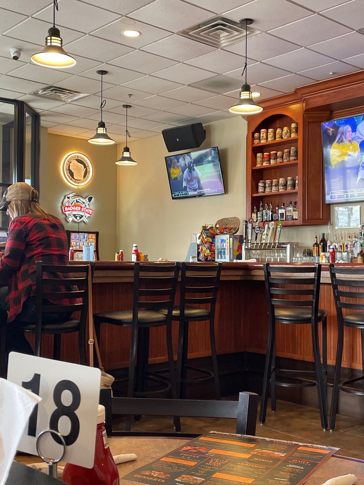 THE RAVINE PUB AND GRILL - Updated August 2025 - 52 Photos & 47 Reviews ...