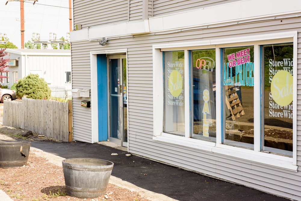 FACTORY BEDDING & FURNITURE OUTLET - Updated December 2025 - 13 Photos ...