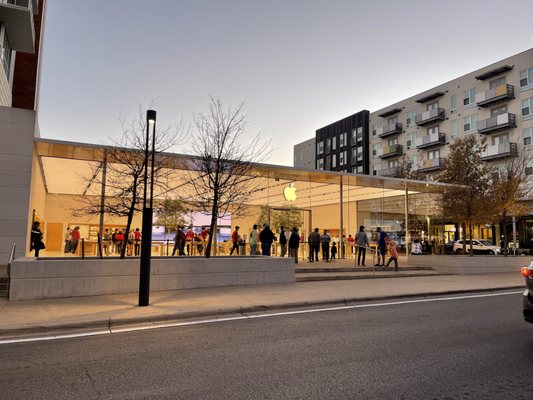 APPLE DOMAIN NORTHSIDE - Updated November 2025 - 118 Photos & 547 ...