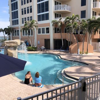 FLIPPERS ON THE BAY - Updated October 2025 - 883 Photos & 961 Reviews ...