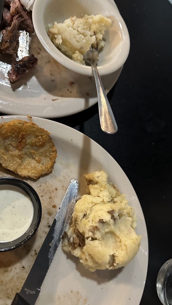 LUNKERS GRILL - Updated May 2024 - 24 Photos & 29 Reviews - 810 E Main ...