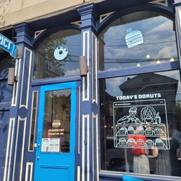 DISTRICT DONUTS SLIDERS BREW - Updated July 2025 - 4441 Photos & 2332 ...