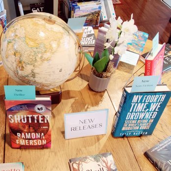 WANDERLUST BOOK LOUNGE - Updated December 2025 - 13 Photos - 10202 NE ...