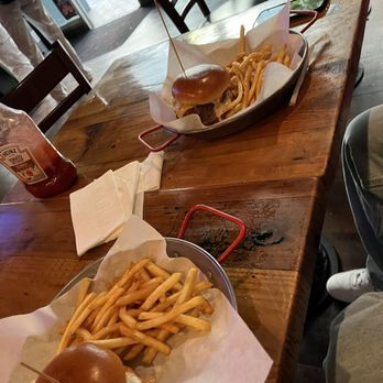 SUR BURGER - Updated June 2024 - 292 Photos & 448 Reviews - 409 ...