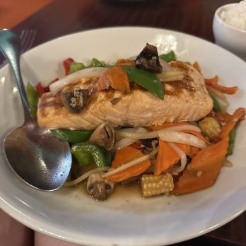 SI LOM THAI ASIAN FUSION - Updated January 2026 - 625 Photos & 692 ...