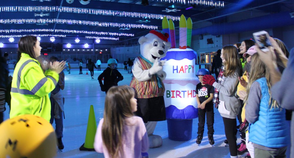 SKATETOWN ICE ARENA - 88 Photos & 135 Reviews - Skating Rinks - 1009 ...