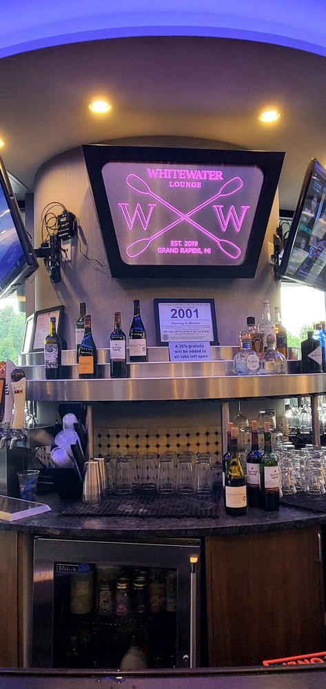 WHITEWATER CAFE AND LOUNGE AT EMBASSY SUITES GRAND RAPIDS - Updated ...