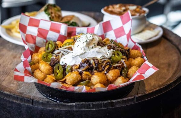 HOOPS SPORTS BAR & GRILL - Updated December 2025 - 29 Photos & 12 ...