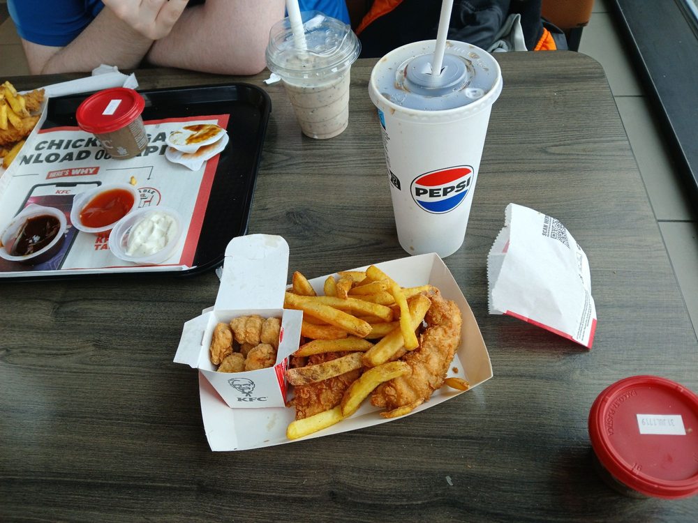 KFC - Updated December 2025 - Charlestown Shopping Center, Dublin ...