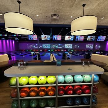 MAIN EVENT NEWARK - 141 Photos & 191 Reviews - 2900 Fashion Center Blvd ...